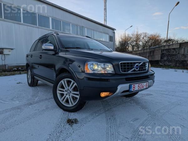 Grey Volvo XC90 2010 in Riga, with an engine capacity of 2.40 L and mileage of 320 thousand km for 8750 €, photo 5 on AUTOMOTO.COM.LV