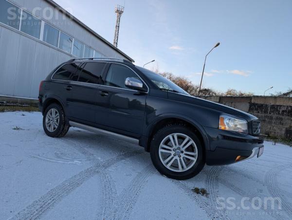 Grey Volvo XC90 2010 in Riga, with an engine capacity of 2.40 L and mileage of 320 thousand km for 8750 €, photo 8 on AUTOMOTO.COM.LV