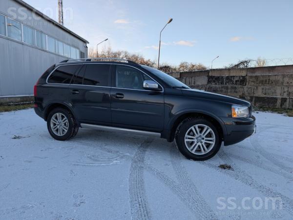 Grey Volvo XC90 2010 in Riga, with an engine capacity of 2.40 L and mileage of 320 thousand km for 8750 €, photo 9 on AUTOMOTO.COM.LV
