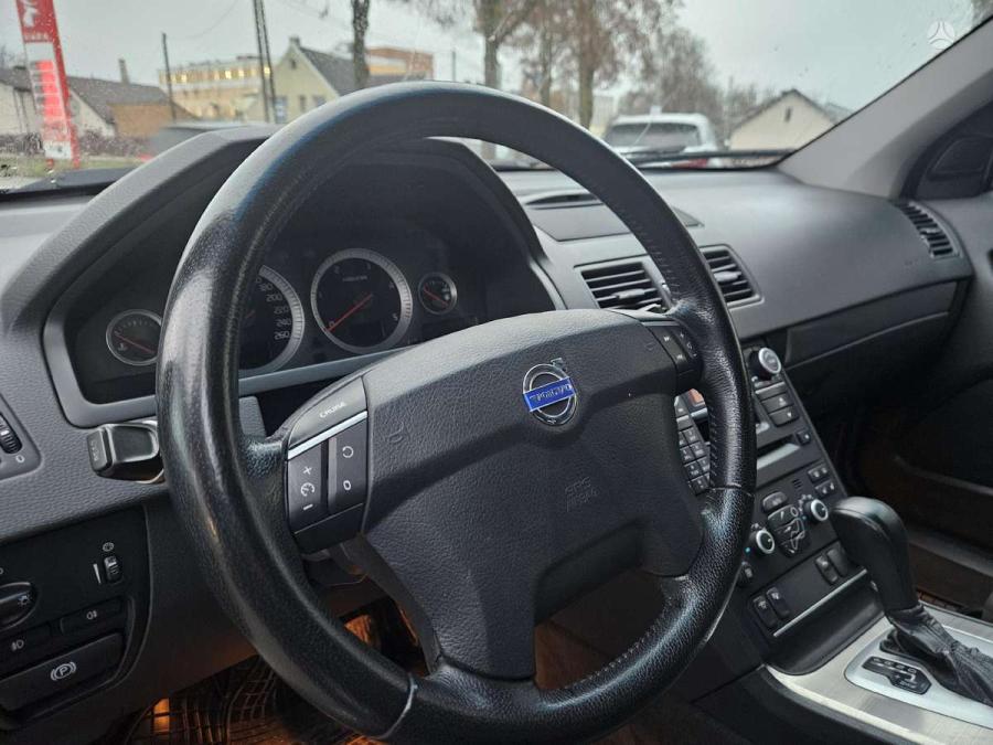 Pelēks Volvo XC90 2010 Šauļi, ar dzinēja tilpumu 2.40 L un nobraukumu 334 tūkst. km par 8450 €, foto 18 vietnē AUTOMOTO.COM.LV