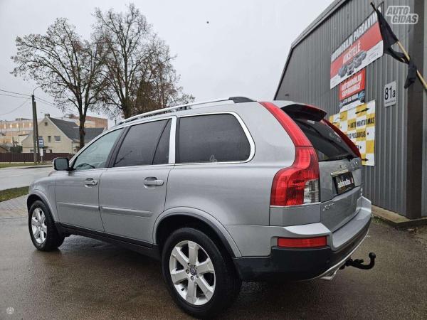 Grey Volvo XC90 2010 in Siauliai, with an engine capacity of 2.40 L and mileage of 334 thousand km for 8450 €, photo 6 on AUTOMOTO.COM.LV