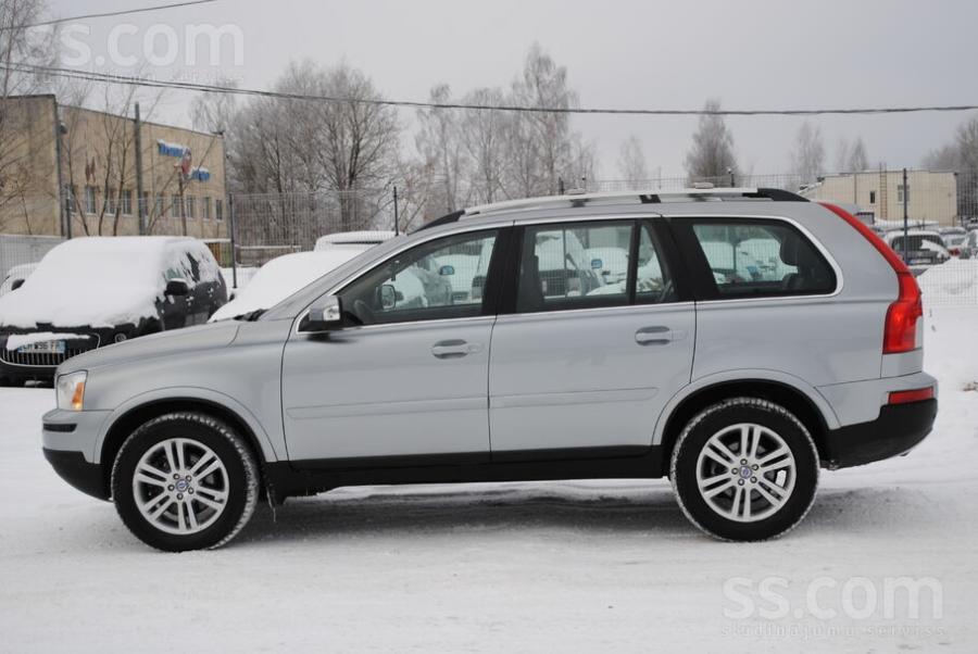 Grey Volvo XC90 2010 in Riga, with an engine capacity of 2.40 L and mileage of 177 thousand km for 9990 €, photo 5 on AUTOMOTO.COM.LV