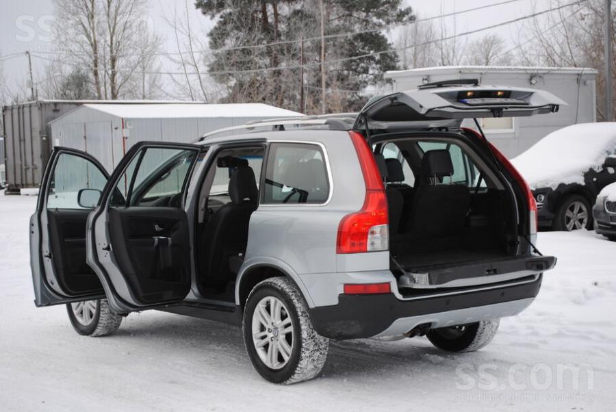 Grey Volvo XC90 2010 in Riga, with an engine capacity of 2.40 L and mileage of 177 thousand km for 9990 €, photo 8 on AUTOMOTO.COM.LV