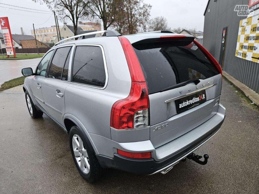 Grey Volvo XC90 2010 in Siauliai, with an engine capacity of 2.40 L and mileage of 334 thousand km for 8450 €, photo 5 on AUTOMOTO.COM.LV