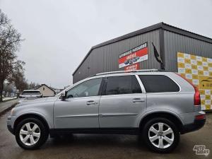 Grey Volvo XC90 2010 in Siauliai, with an engine capacity of 2.40 L and mileage of 334 thousand km for 8450 €, photo 7 on AUTOMOTO.COM.LV