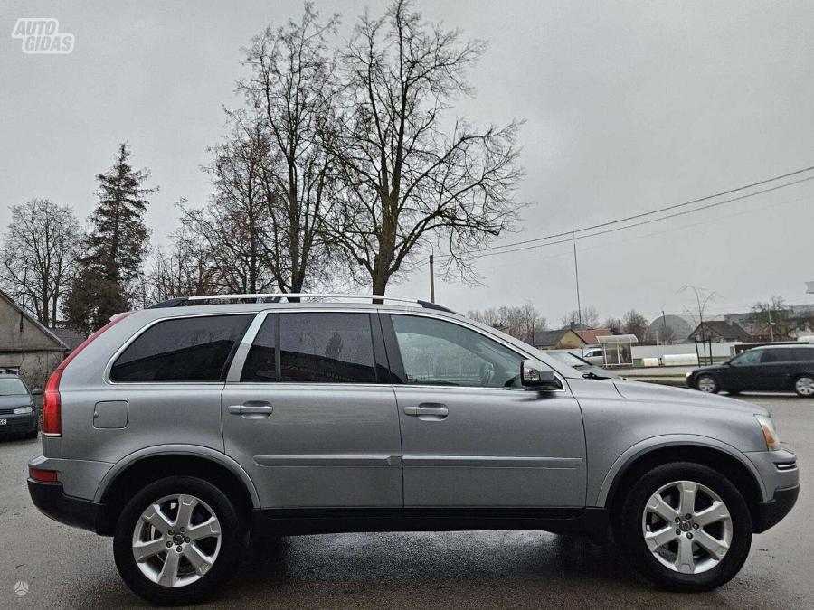 Grey Volvo XC90 2010 in Siauliai, with an engine capacity of 2.40 L and mileage of 334 thousand km for 8450 €, photo 10 on AUTOMOTO.COM.LV
