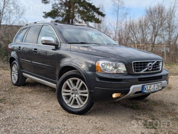 Grey Volvo XC90 2010 in Riga, with an engine capacity of 2.40 L and mileage of 320 thousand km for 8600 €, photo 6 on AUTOMOTO.COM.LV