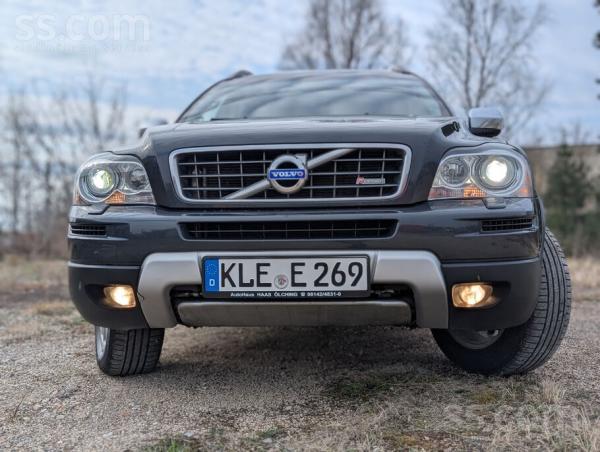 Grey Volvo XC90 2010 in Riga, with an engine capacity of 2.40 L and mileage of 320 thousand km for 8600 €, photo 7 on AUTOMOTO.COM.LV