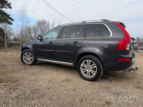 Grey Volvo XC90 2010 in Riga, with an engine capacity of 2.40 L and mileage of 320 thousand km for 8600 €, photo 8 on AUTOMOTO.COM.LV