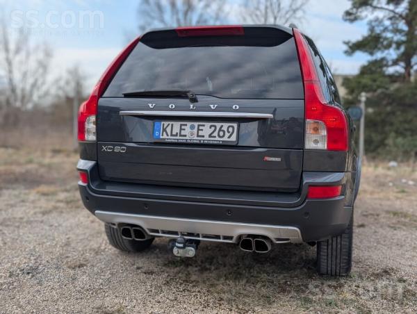 Grey Volvo XC90 2010 in Riga, with an engine capacity of 2.40 L and mileage of 320 thousand km for 8600 €, photo 10 on AUTOMOTO.COM.LV