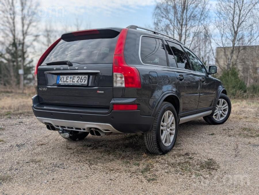 Pelēks Volvo XC90 2010 Rīga, ar dzinēja tilpumu 2.40 L un nobraukumu 320 tūkst. km par 8600 €, foto 11 vietnē AUTOMOTO.COM.LV