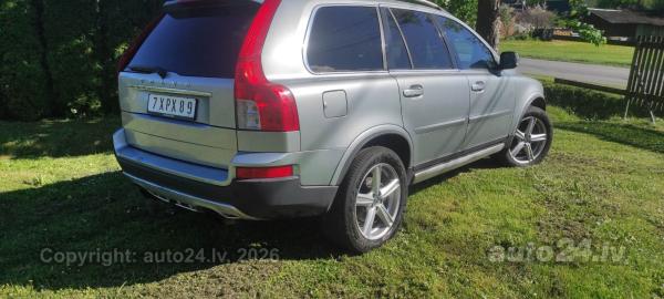 Pelēks Volvo XC90 2010 Tallina, ar dzinēja tilpumu 2.40 L un nobraukumu 0 tūkst. km par 7900 €, foto 4 vietnē AUTOMOTO.COM.LV