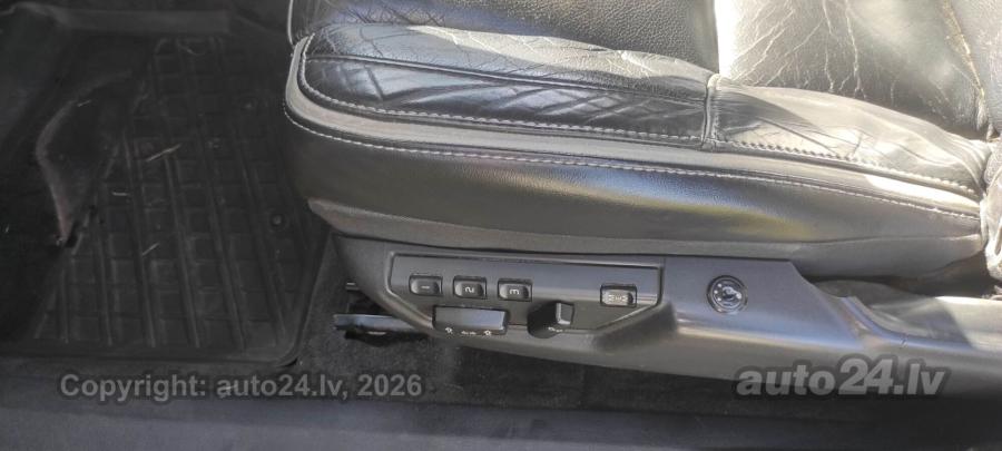 Grey Volvo XC90 2010 in Tallinn, with an engine capacity of 2.40 L and mileage of 0 thousand km for 7900 €, photo 11 on AUTOMOTO.COM.LV
