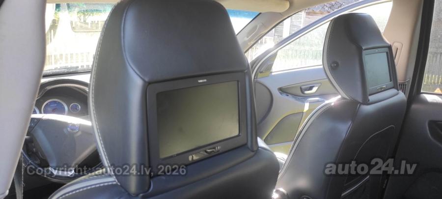 Grey Volvo XC90 2010 in Tallinn, with an engine capacity of 2.40 L and mileage of 0 thousand km for 7900 €, photo 15 on AUTOMOTO.COM.LV