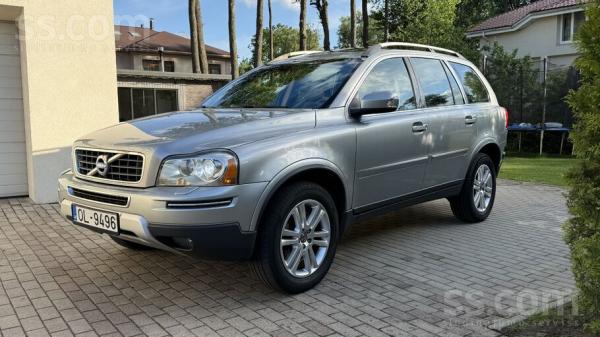 Grey Volvo XC90 2010 in Riga, with an engine capacity of 2.40 L and mileage of 308 thousand km for 8900 €, photo 5 on AUTOMOTO.COM.LV
