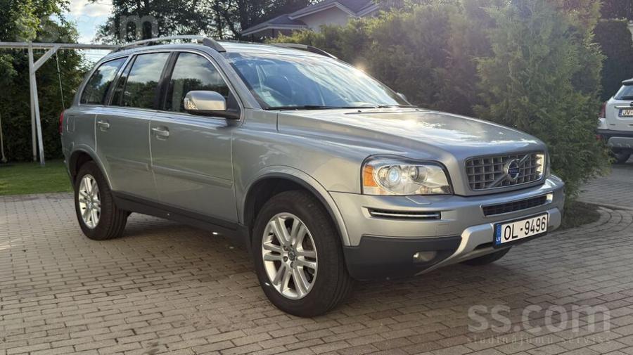 Grey Volvo XC90 2010 in Riga, with an engine capacity of 2.40 L and mileage of 308 thousand km for 8900 €, photo 7 on AUTOMOTO.COM.LV