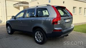 Grey Volvo XC90 2010 in Riga, with an engine capacity of 2.40 L and mileage of 308 thousand km for 8900 €, photo 9 on AUTOMOTO.COM.LV