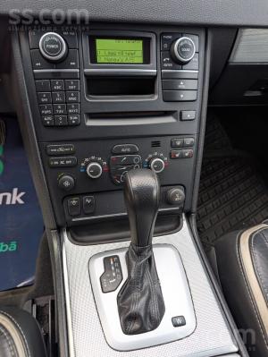 Pelēks Volvo XC90 2010 Rīga, ar dzinēja tilpumu 2.40 L un nobraukumu 320 tūkst. km par 8100 €, foto 23 vietnē AUTOMOTO.COM.LV