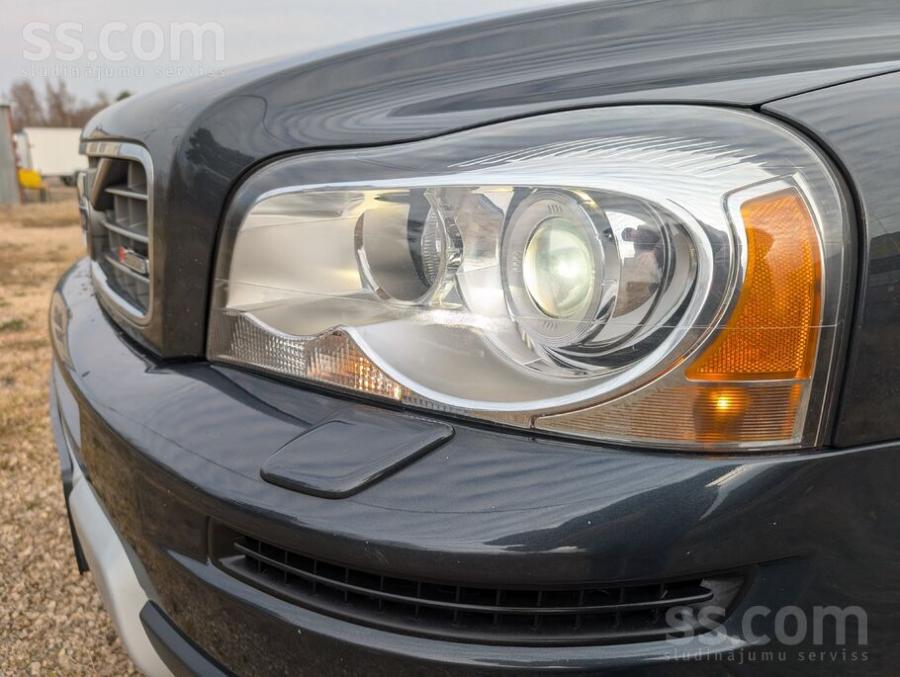Pelēks Volvo XC90 2010 Rīga, ar dzinēja tilpumu 2.40 L un nobraukumu 320 tūkst. km par 8100 €, foto 28 vietnē AUTOMOTO.COM.LV