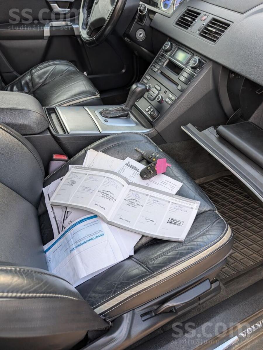 Pelēks Volvo XC90 2010 Rīga, ar dzinēja tilpumu 2.40 L un nobraukumu 320 tūkst. km par 8100 €, foto 32 vietnē AUTOMOTO.COM.LV