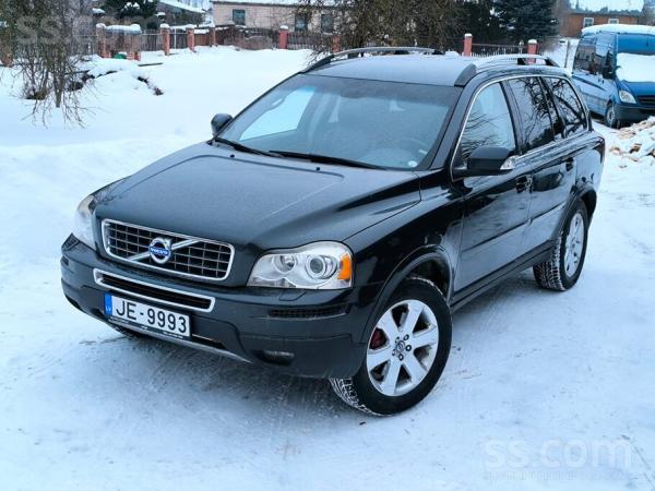 Grey Volvo XC90 2010 in Madona, with an engine capacity of 2.40 L and mileage of 232 thousand km for 9100 €, photo 1 on AUTOMOTO.COM.LV