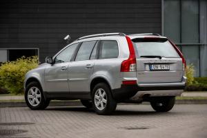 Pelēks Volvo XC90 2010 Jelgava, ar dzinēja tilpumu 2.40 L un nobraukumu 260 tūkst. km par 8990 €, foto 4 vietnē AUTOMOTO.COM.LV