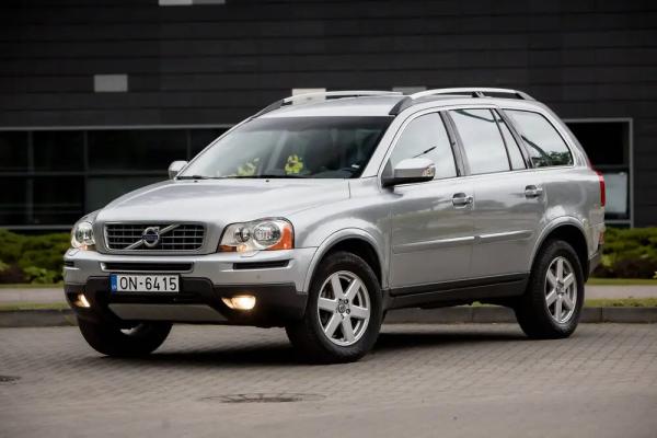 Pelēks Volvo XC90 2010 Jelgava, ar dzinēja tilpumu 2.40 L un nobraukumu 260 tūkst. km par 8990 €, foto 5 vietnē AUTOMOTO.COM.LV