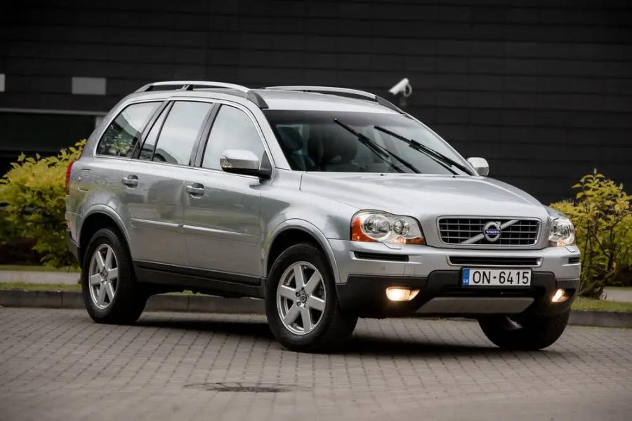 Pelēks Volvo XC90 2010 Jelgava, ar dzinēja tilpumu 2.40 L un nobraukumu 260 tūkst. km par 8990 €, foto 9 vietnē AUTOMOTO.COM.LV