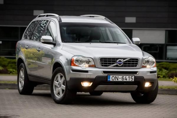 Pelēks Volvo XC90 2010 Jelgava, ar dzinēja tilpumu 2.40 L un nobraukumu 260 tūkst. km par 8990 €, foto 9 vietnē AUTOMOTO.COM.LV
