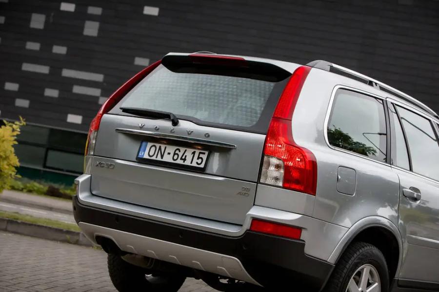 Pelēks Volvo XC90 2010 Jelgava, ar dzinēja tilpumu 2.40 L un nobraukumu 260 tūkst. km par 8990 €, foto 11 vietnē AUTOMOTO.COM.LV