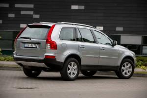Pelēks Volvo XC90 2010 Jelgava, ar dzinēja tilpumu 2.40 L un nobraukumu 260 tūkst. km par 8990 €, foto 13 vietnē AUTOMOTO.COM.LV