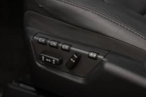 Pelēks Volvo XC90 2010 Jelgava, ar dzinēja tilpumu 2.40 L un nobraukumu 260 tūkst. km par 8990 €, foto 15 vietnē AUTOMOTO.COM.LV