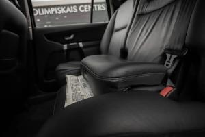Pelēks Volvo XC90 2010 Jelgava, ar dzinēja tilpumu 2.40 L un nobraukumu 260 tūkst. km par 8990 €, foto 20 vietnē AUTOMOTO.COM.LV