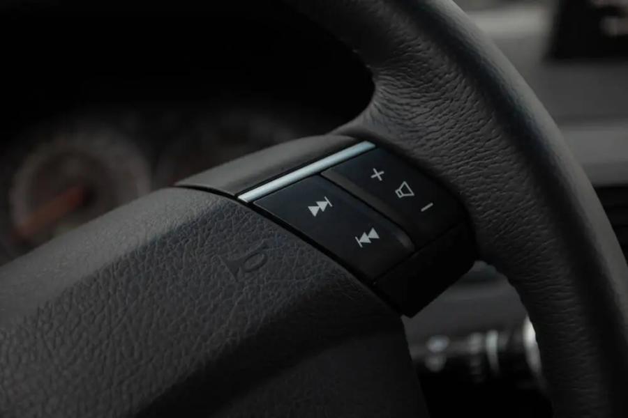 Pelēks Volvo XC90 2010 Jelgava, ar dzinēja tilpumu 2.40 L un nobraukumu 260 tūkst. km par 8990 €, foto 33 vietnē AUTOMOTO.COM.LV