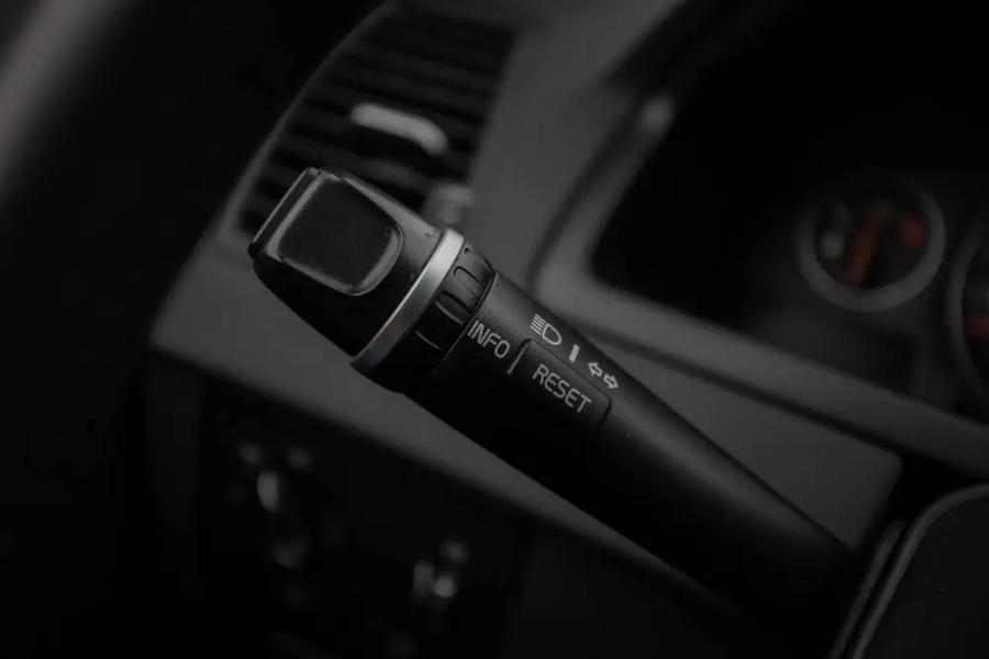 Pelēks Volvo XC90 2010 Jelgava, ar dzinēja tilpumu 2.40 L un nobraukumu 260 tūkst. km par 8990 €, foto 35 vietnē AUTOMOTO.COM.LV