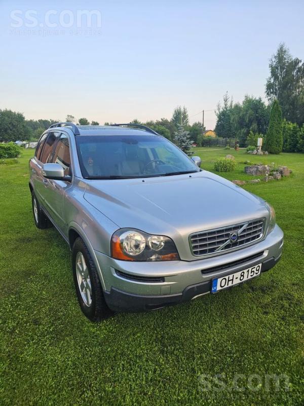 Grey Volvo XC90 2010 in Riga, with an engine capacity of 2.40 L and mileage of 269 thousand km for 7500 €, photo 1 on AUTOMOTO.COM.LV