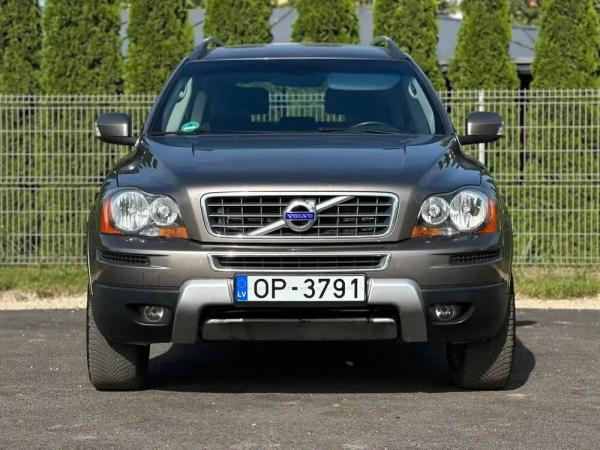 Pelēks Volvo XC90 2010 Jelgava, ar dzinēja tilpumu 2.40 L un nobraukumu 324 tūkst. km par 8490 €, foto 2 vietnē AUTOMOTO.COM.LV