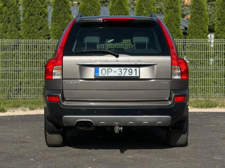 Pelēks Volvo XC90 2010 Jelgava, ar dzinēja tilpumu 2.40 L un nobraukumu 324 tūkst. km par 8490 €, foto 6 vietnē AUTOMOTO.COM.LV