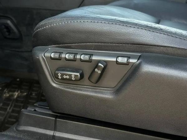 Pelēks Volvo XC90 2010 Jelgava, ar dzinēja tilpumu 2.40 L un nobraukumu 324 tūkst. km par 8490 €, foto 8 vietnē AUTOMOTO.COM.LV