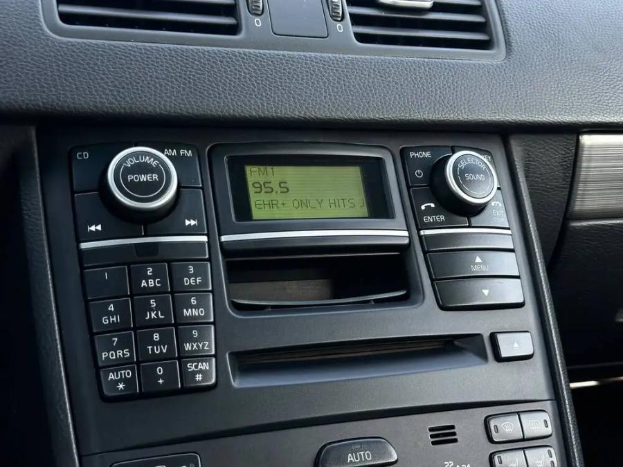 Pelēks Volvo XC90 2010 Jelgava, ar dzinēja tilpumu 2.40 L un nobraukumu 324 tūkst. km par 8490 €, foto 19 vietnē AUTOMOTO.COM.LV