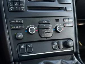 Pelēks Volvo XC90 2010 Jelgava, ar dzinēja tilpumu 2.40 L un nobraukumu 324 tūkst. km par 8490 €, foto 20 vietnē AUTOMOTO.COM.LV