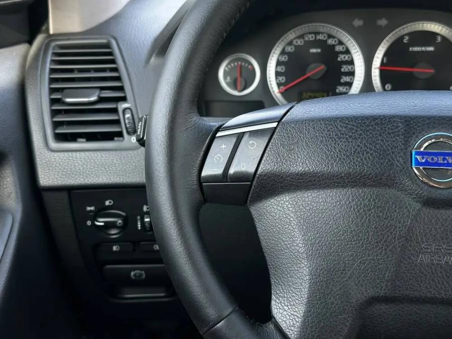 Pelēks Volvo XC90 2010 Jelgava, ar dzinēja tilpumu 2.40 L un nobraukumu 324 tūkst. km par 8490 €, foto 24 vietnē AUTOMOTO.COM.LV