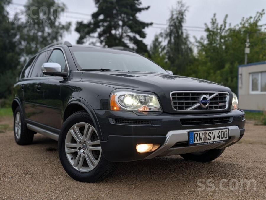 Pelēks Volvo XC90 2010 Rīga, ar dzinēja tilpumu 2.40 L un nobraukumu 320 tūkst. km par 8500 €, foto 1 vietnē AUTOMOTO.COM.LV