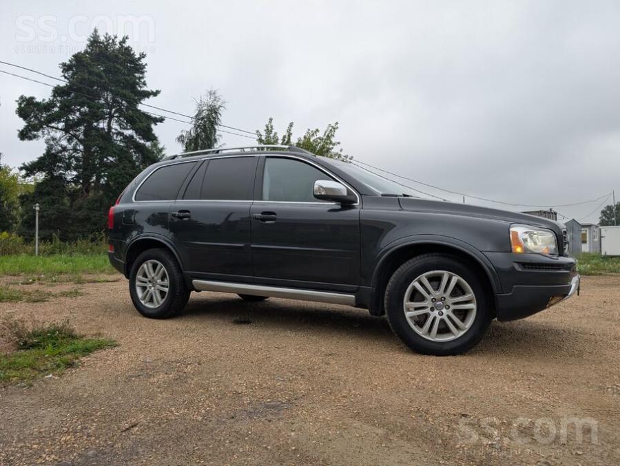 Pelēks Volvo XC90 2010 Rīga, ar dzinēja tilpumu 2.40 L un nobraukumu 320 tūkst. km par 8500 €, foto 4 vietnē AUTOMOTO.COM.LV