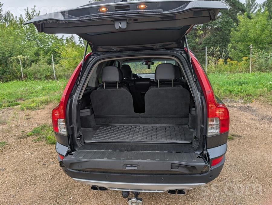 Pelēks Volvo XC90 2010 Rīga, ar dzinēja tilpumu 2.40 L un nobraukumu 320 tūkst. km par 8500 €, foto 15 vietnē AUTOMOTO.COM.LV