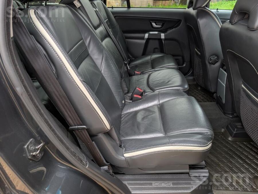 Pelēks Volvo XC90 2010 Rīga, ar dzinēja tilpumu 2.40 L un nobraukumu 320 tūkst. km par 8500 €, foto 18 vietnē AUTOMOTO.COM.LV