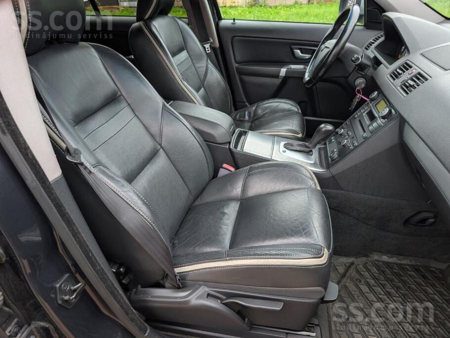 Pelēks Volvo XC90 2010 Rīga, ar dzinēja tilpumu 2.40 L un nobraukumu 320 tūkst. km par 8500 €, foto 19 vietnē AUTOMOTO.COM.LV