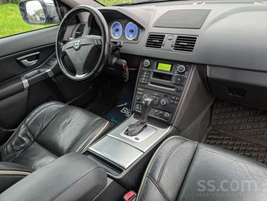 Pelēks Volvo XC90 2010 Rīga, ar dzinēja tilpumu 2.40 L un nobraukumu 320 tūkst. km par 8500 €, foto 22 vietnē AUTOMOTO.COM.LV