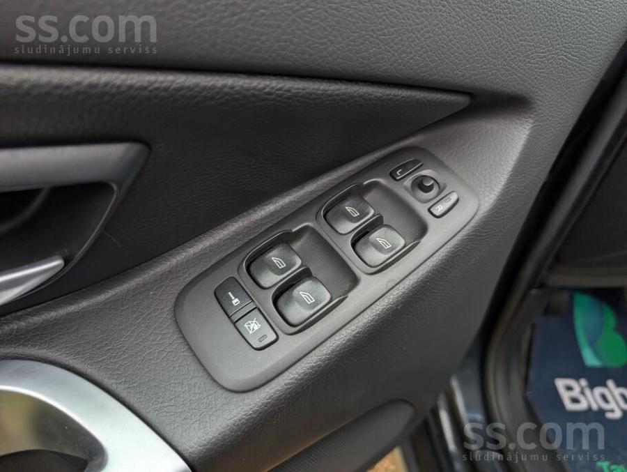 Pelēks Volvo XC90 2010 Rīga, ar dzinēja tilpumu 2.40 L un nobraukumu 320 tūkst. km par 8500 €, foto 28 vietnē AUTOMOTO.COM.LV