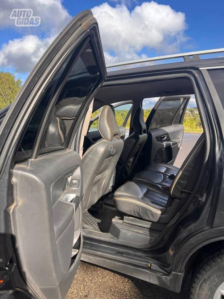 Pelēks Volvo XC90 2010 Trakai, ar dzinēja tilpumu 2.40 L un nobraukumu 262 tūkst. km par 7000 €, foto 11 vietnē AUTOMOTO.COM.LV